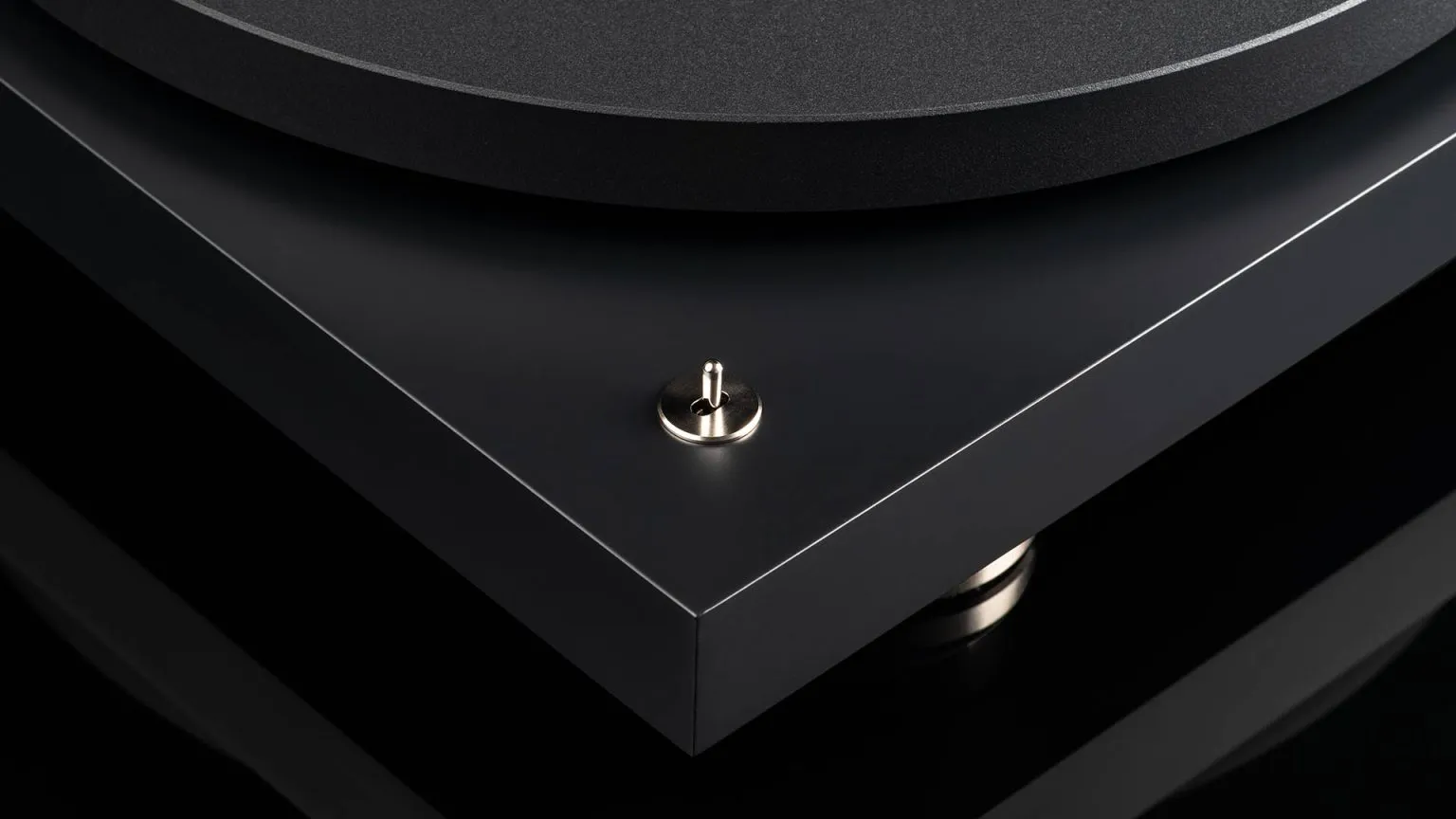 Debut PRO B Balanced Hi-Fi Turntable - Pro-Ject Audio USA