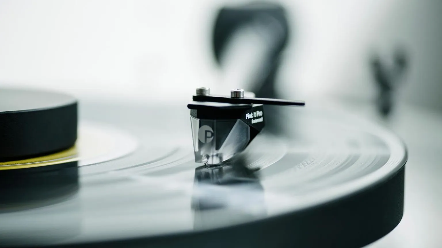 XA B Balanced Acrylic Turntable - Pro-Ject Audio USA